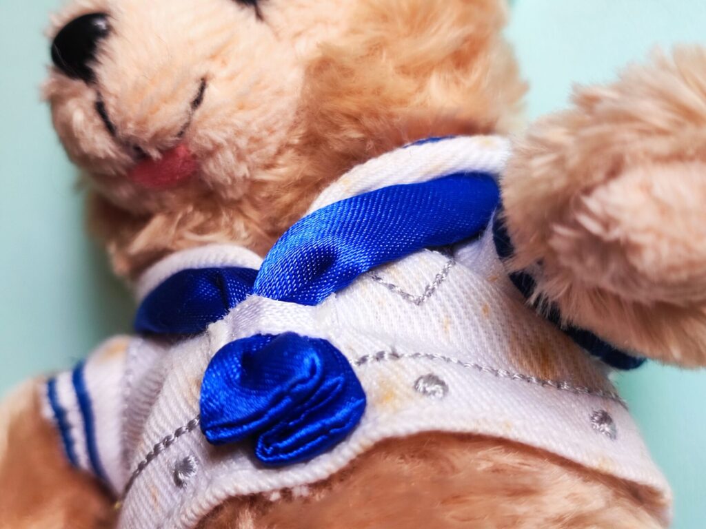 ぬいぐるみバッジの洗い方・ダッフィーも！【写真解説】失敗しない洗剤と手順は？ | ときどきDisney byゆるとりっぷ